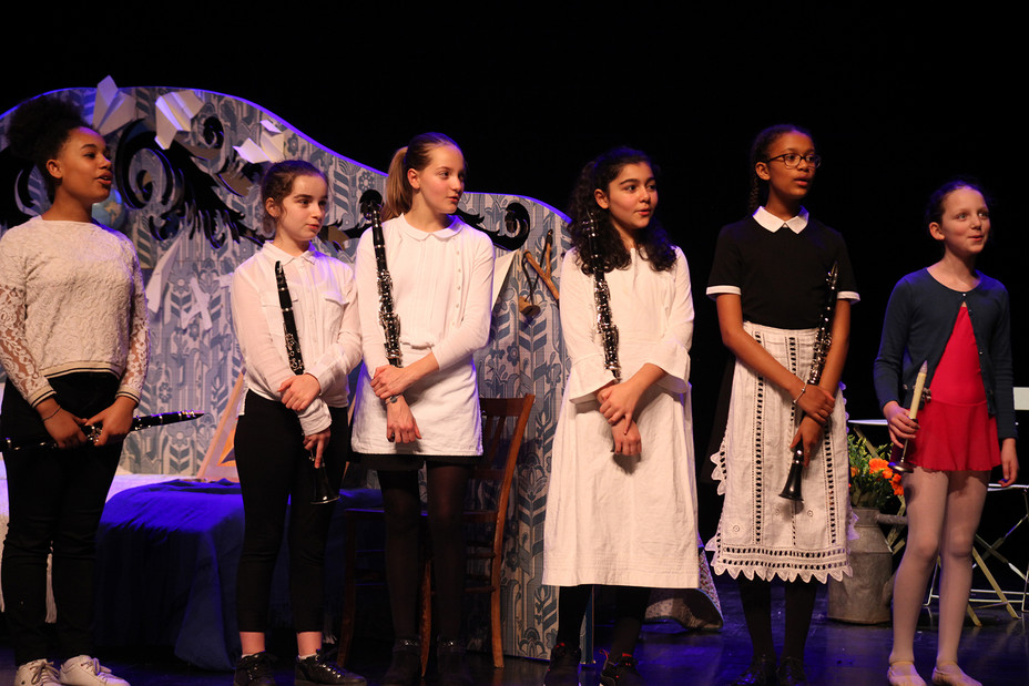 Spectacle Les Grands Magasins de la Mémoire 2018 - Communauté d ...